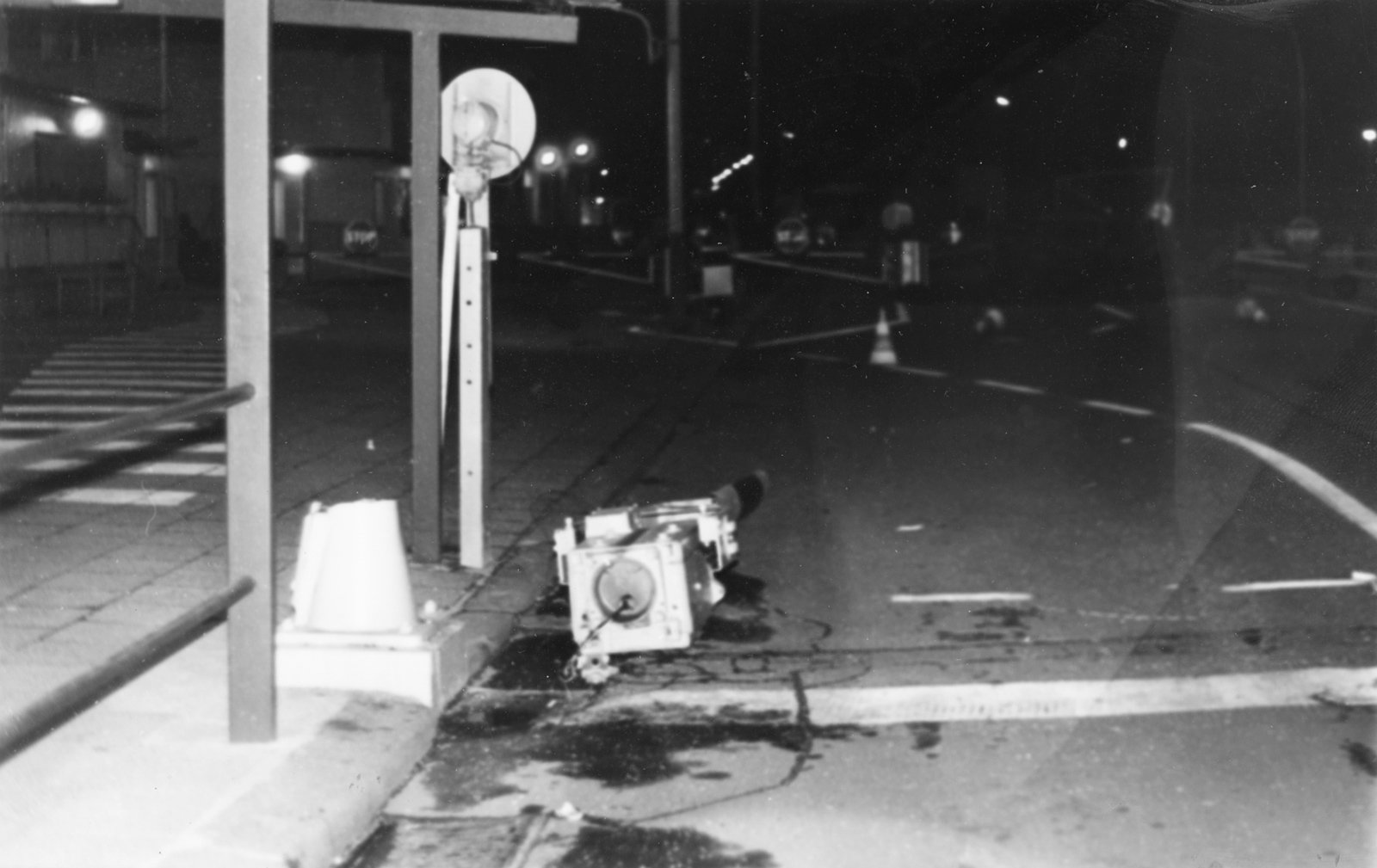 Gescheiterte Flucht mit einem PKW Marke „Lada" über den Grenzübergang ...